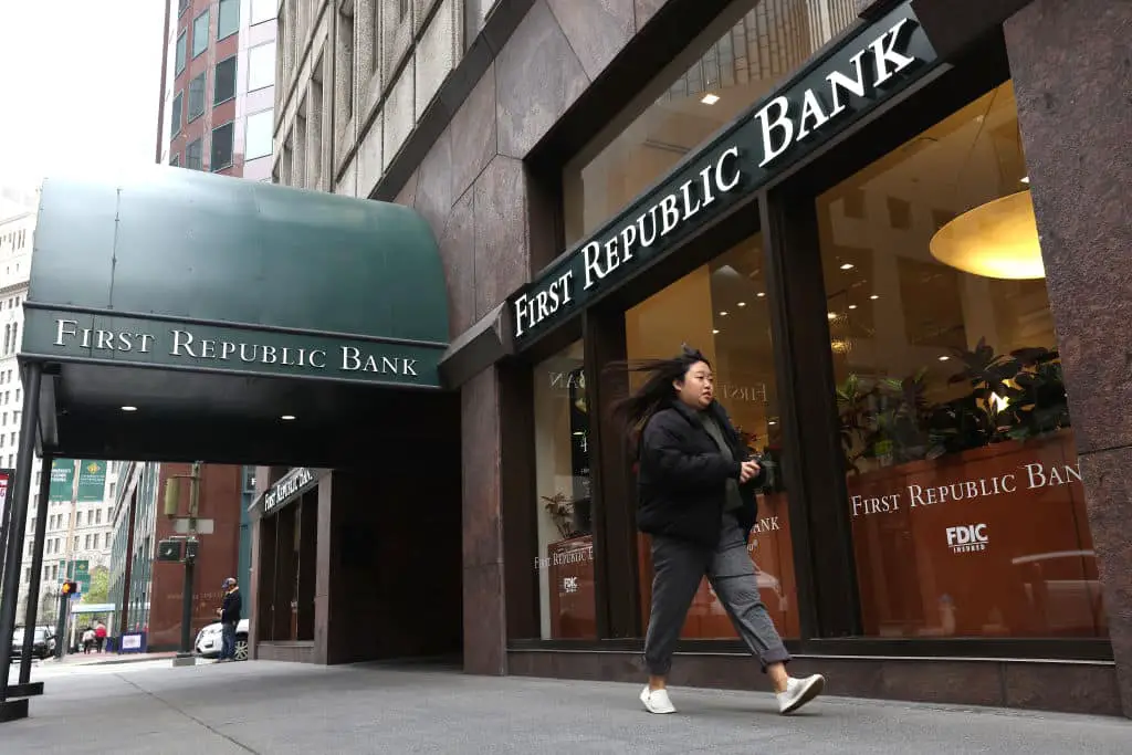 More Americans Worry About Bank Security